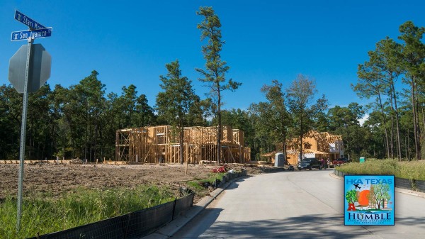 Bridges on Lake Houston prepares to open in October 2014
